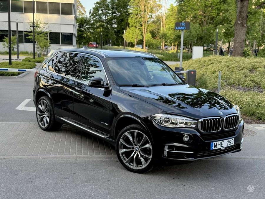 Melns BMW X5 2016 Viļņa, ar dzinēja tilpumu 3.00 L un nobraukumu 189 tūkst. km par 18900 €, foto 1 vietnē AUTOMOTO.COM.LV