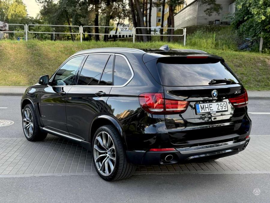 Melns BMW X5 2016 Viļņa, ar dzinēja tilpumu 3.00 L un nobraukumu 189 tūkst. km par 18900 €, foto 5 vietnē AUTOMOTO.COM.LV