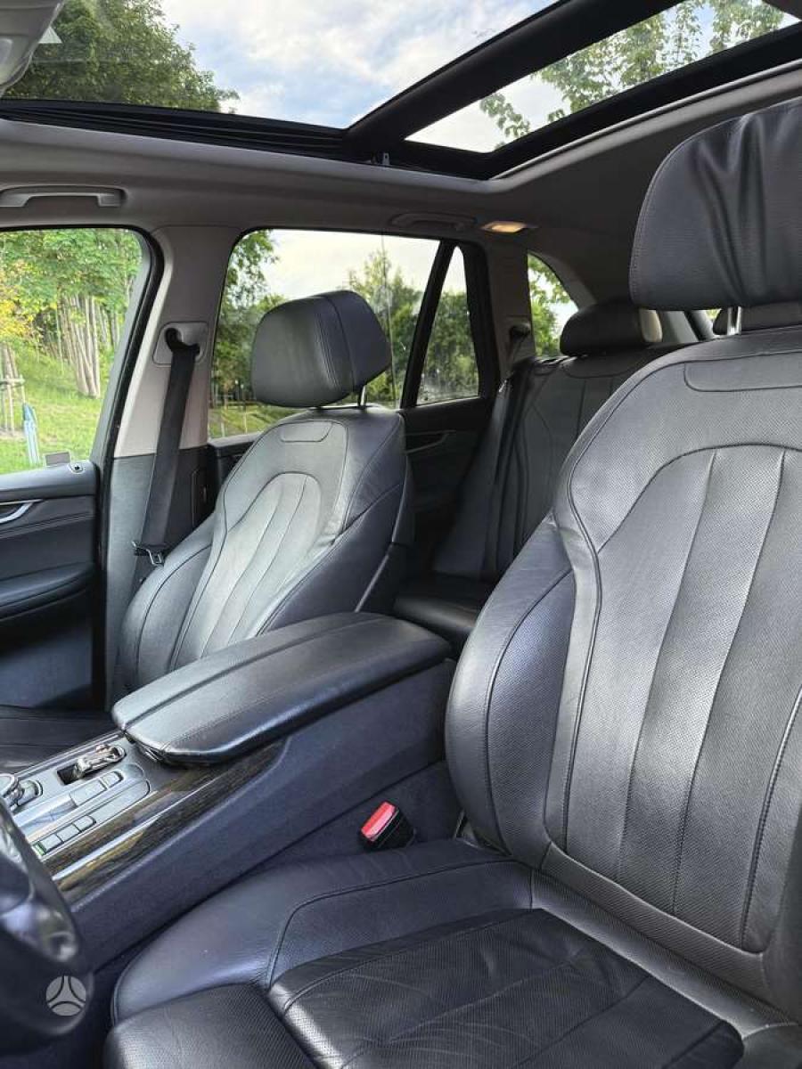 Melns BMW X5 2016 Viļņa, ar dzinēja tilpumu 3.00 L un nobraukumu 189 tūkst. km par 18900 €, foto 17 vietnē AUTOMOTO.COM.LV