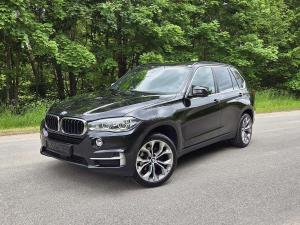 Black BMW X5 2016 in Kaunas, with an engine capacity of 2.99 L and mileage of 245 thousand km for 17898 €, photo  on AUTOMOTO.COM.LV