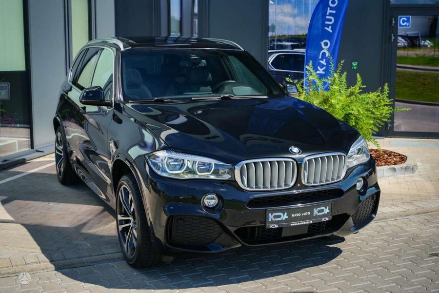 Black BMW X5 2016 in Kaunas, with an engine capacity of 2.99 L and mileage of 325 thousand km for 20450 €, photo 4 on AUTOMOTO.COM.LV
