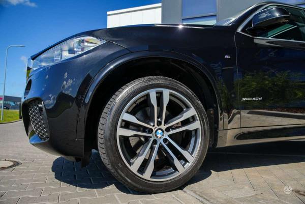 Black BMW X5 2016 in Kaunas, with an engine capacity of 2.99 L and mileage of 325 thousand km for 20450 €, photo 6 on AUTOMOTO.COM.LV