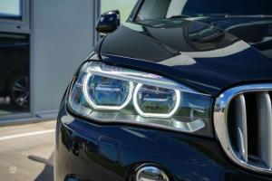 Black BMW X5 2016 in Kaunas, with an engine capacity of 2.99 L and mileage of 325 thousand km for 20450 €, photo 8 on AUTOMOTO.COM.LV