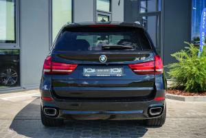 Black BMW X5 2016 in Kaunas, with an engine capacity of 2.99 L and mileage of 325 thousand km for 20450 €, photo 13 on AUTOMOTO.COM.LV