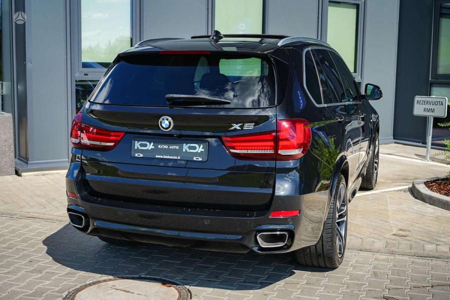 Black BMW X5 2016 in Kaunas, with an engine capacity of 2.99 L and mileage of 325 thousand km for 20450 €, photo 14 on AUTOMOTO.COM.LV
