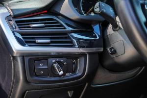 Black BMW X5 2016 in Kaunas, with an engine capacity of 2.99 L and mileage of 325 thousand km for 20450 €, photo 33 on AUTOMOTO.COM.LV