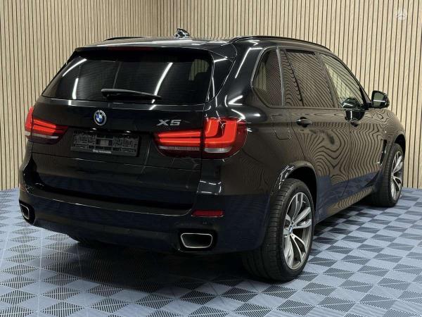 Black BMW X5 2016 in Marijampole, with an engine capacity of 2.99 L and mileage of 280 thousand km for 22600 €, photo 8 on AUTOMOTO.COM.LV