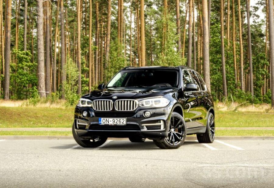 Black BMW X5 2016 in Riga, with an engine capacity of 2.00 L and mileage of 226 thousand km for 18990 €, photo 1 on AUTOMOTO.COM.LV