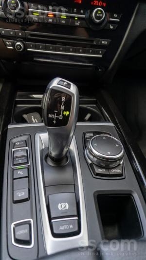 Black BMW X5 2016 in Riga, with an engine capacity of 2.00 L and mileage of 226 thousand km for 18990 €, photo 17 on AUTOMOTO.COM.LV