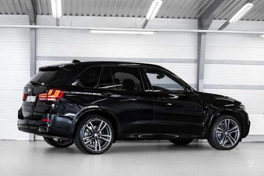 Melns BMW X5 2016 Tukums, ar dzinēja tilpumu 2.99 L un nobraukumu 179 tūkst. km par 24990 €, foto 4 vietnē AUTOMOTO.COM.LV