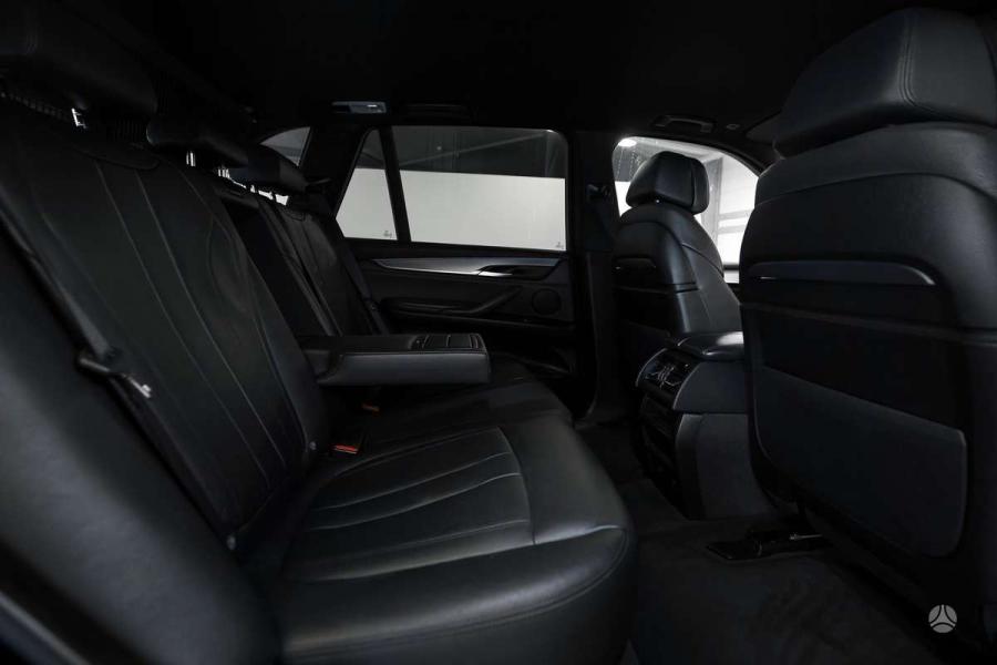 Melns BMW X5 2016 Tukums, ar dzinēja tilpumu 2.99 L un nobraukumu 179 tūkst. km par 24990 €, foto 17 vietnē AUTOMOTO.COM.LV