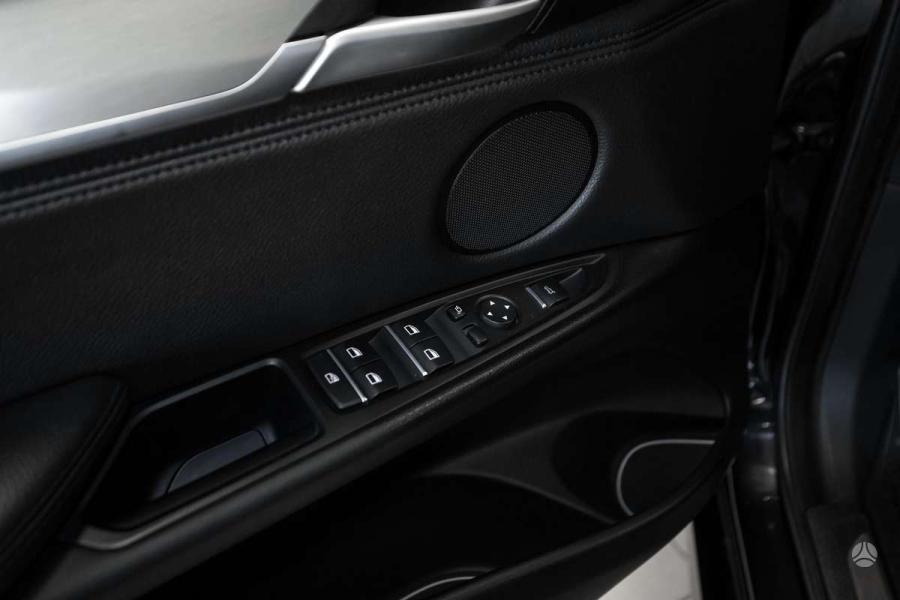 Melns BMW X5 2016 Tukums, ar dzinēja tilpumu 2.99 L un nobraukumu 179 tūkst. km par 24990 €, foto 20 vietnē AUTOMOTO.COM.LV