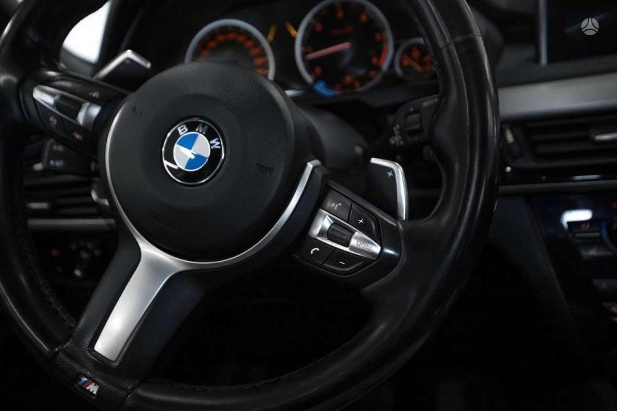 Melns BMW X5 2016 Tukums, ar dzinēja tilpumu 2.99 L un nobraukumu 179 tūkst. km par 24990 €, foto 24 vietnē AUTOMOTO.COM.LV