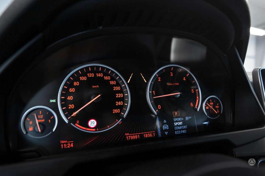 Melns BMW X5 2016 Tukums, ar dzinēja tilpumu 2.99 L un nobraukumu 179 tūkst. km par 24990 €, foto 25 vietnē AUTOMOTO.COM.LV