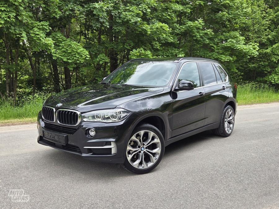 Black BMW X5 2016 in Kaunas, with an engine capacity of 3.00 L and mileage of 250 thousand km for 17989 €, photo 1 on AUTOMOTO.COM.LV