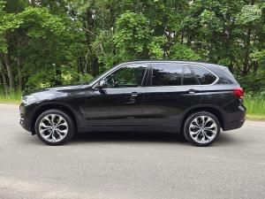 Black BMW X5 2016 in Kaunas, with an engine capacity of 3.00 L and mileage of 250 thousand km for 17989 €, photo 9 on AUTOMOTO.COM.LV