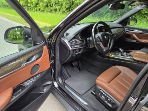 Black BMW X5 2016 in Kaunas, with an engine capacity of 3.00 L and mileage of 250 thousand km for 17989 €, photo 12 on AUTOMOTO.COM.LV