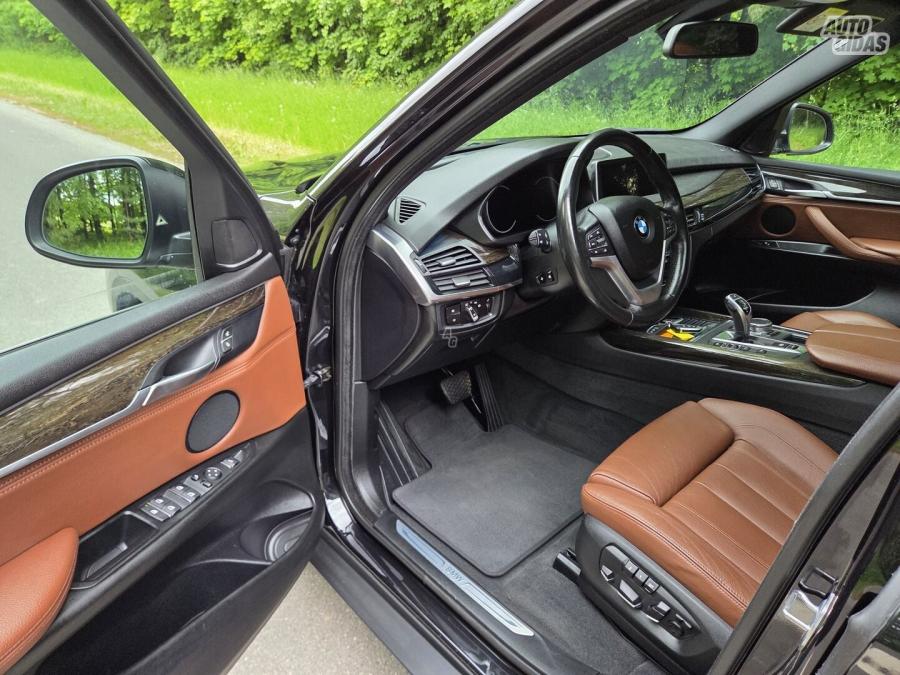 Black BMW X5 2016 in Kaunas, with an engine capacity of 3.00 L and mileage of 250 thousand km for 17989 €, photo 12 on AUTOMOTO.COM.LV