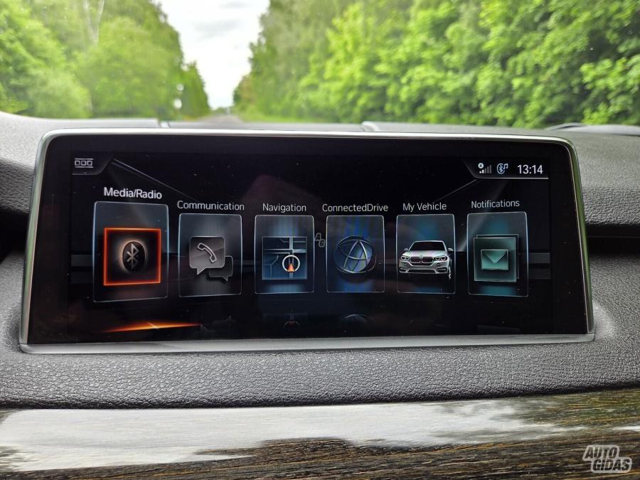 Black BMW X5 2016 in Kaunas, with an engine capacity of 3.00 L and mileage of 250 thousand km for 17989 €, photo 26 on AUTOMOTO.COM.LV