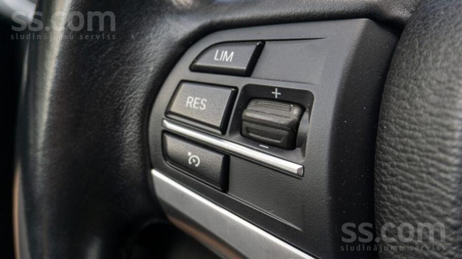 Black BMW X5 2016 in Riga, with an engine capacity of 2.00 L and mileage of 226 thousand km for 17990 €, photo 21 on AUTOMOTO.COM.LV