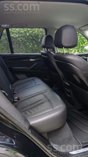 Black BMW X5 2016 in Riga, with an engine capacity of 2.00 L and mileage of 226 thousand km for 17990 €, photo 31 on AUTOMOTO.COM.LV