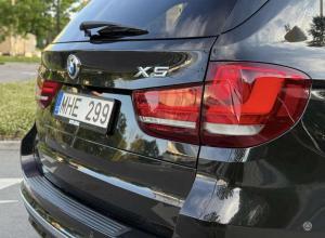 Black BMW X5 2016 in Vilnius, with an engine capacity of 3.00 L and mileage of 189 thousand km for 16400 €, photo 9 on AUTOMOTO.COM.LV