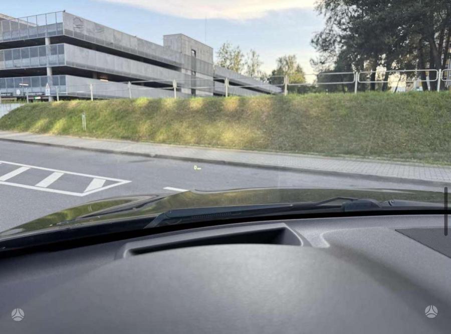 Black BMW X5 2016 in Vilnius, with an engine capacity of 3.00 L and mileage of 189 thousand km for 16400 €, photo 12 on AUTOMOTO.COM.LV