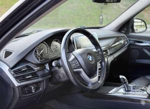 Black BMW X5 2016 in Vilnius, with an engine capacity of 3.00 L and mileage of 189 thousand km for 16400 €, photo 15 on AUTOMOTO.COM.LV