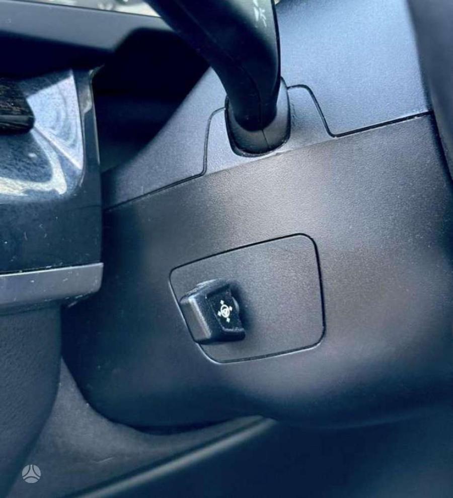 Black BMW X5 2016 in Vilnius, with an engine capacity of 3.00 L and mileage of 189 thousand km for 16400 €, photo 18 on AUTOMOTO.COM.LV