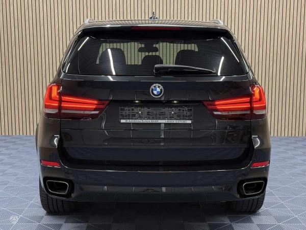 Black BMW X5 2016 in Marijampole, with an engine capacity of 2.99 L and mileage of 298 thousand km for 19850 €, photo 7 on AUTOMOTO.COM.LV