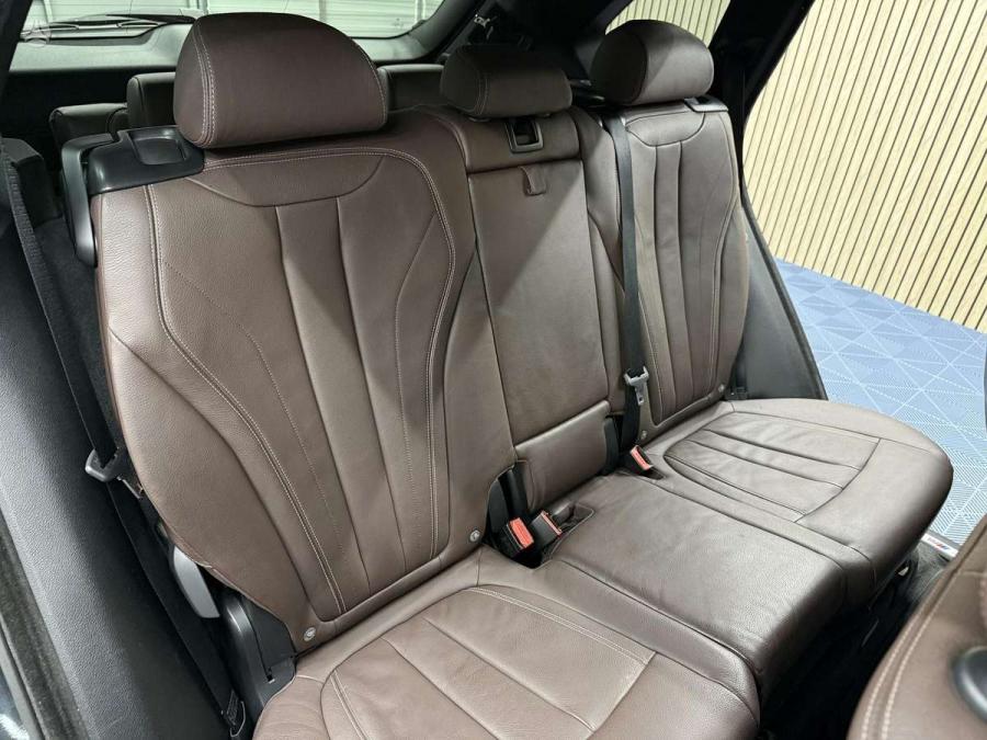 Melns BMW X5 2016 Marijampole, ar dzinēja tilpumu 2.99 L un nobraukumu 298 tūkst. km par 19850 €, foto 20 vietnē AUTOMOTO.COM.LV