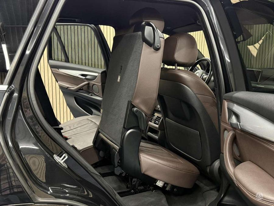 Melns BMW X5 2016 Marijampole, ar dzinēja tilpumu 2.99 L un nobraukumu 298 tūkst. km par 19850 €, foto 22 vietnē AUTOMOTO.COM.LV