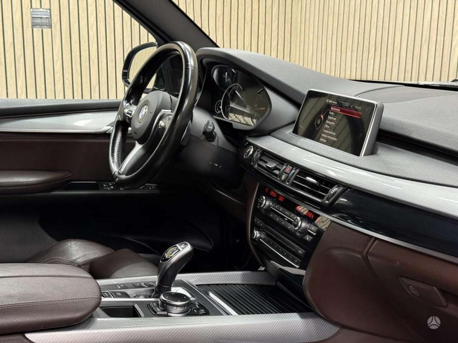 Melns BMW X5 2016 Marijampole, ar dzinēja tilpumu 2.99 L un nobraukumu 298 tūkst. km par 19850 €, foto 26 vietnē AUTOMOTO.COM.LV