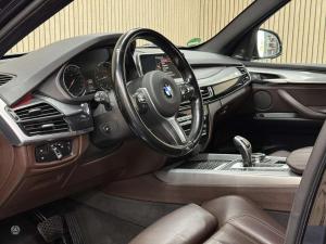 Melns BMW X5 2016 Marijampole, ar dzinēja tilpumu 2.99 L un nobraukumu 298 tūkst. km par 19850 €, foto 28 vietnē AUTOMOTO.COM.LV