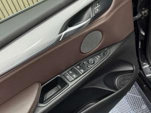 Melns BMW X5 2016 Marijampole, ar dzinēja tilpumu 2.99 L un nobraukumu 298 tūkst. km par 19850 €, foto 29 vietnē AUTOMOTO.COM.LV