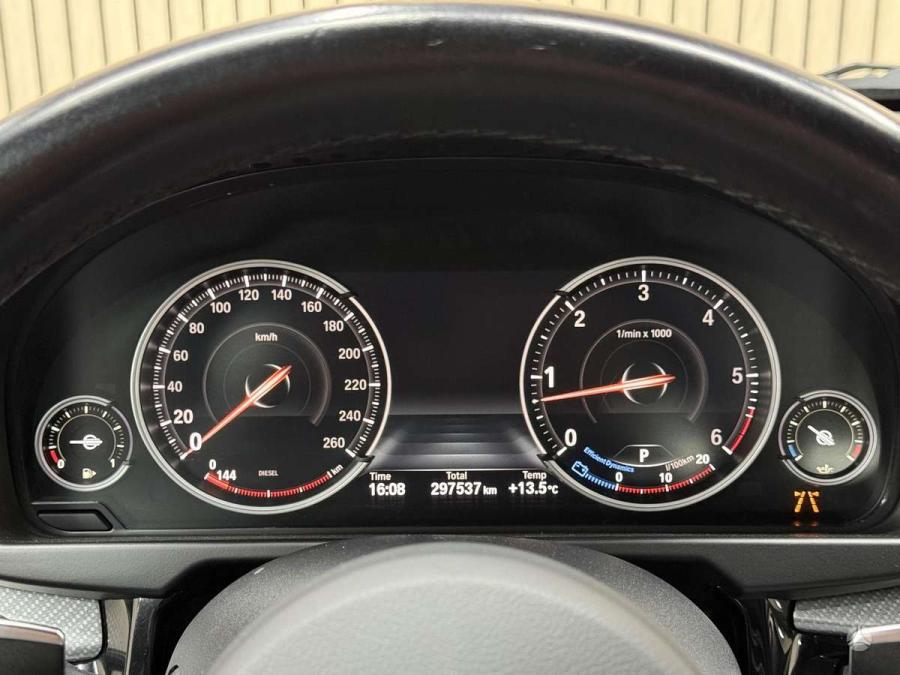 Melns BMW X5 2016 Marijampole, ar dzinēja tilpumu 2.99 L un nobraukumu 298 tūkst. km par 19850 €, foto 31 vietnē AUTOMOTO.COM.LV