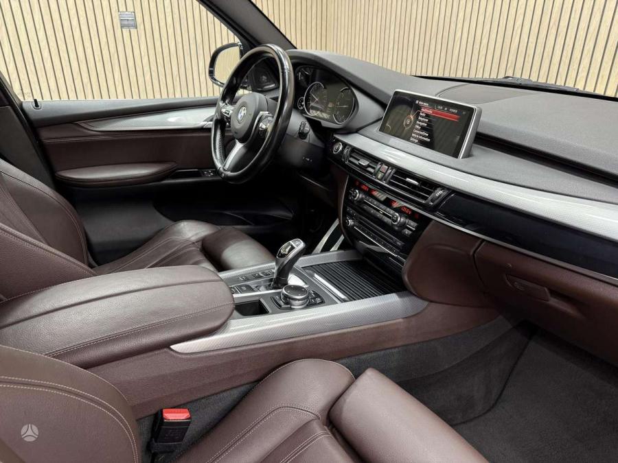 Melns BMW X5 2016 Marijampole, ar dzinēja tilpumu 2.99 L un nobraukumu 298 tūkst. km par 19850 €, foto 38 vietnē AUTOMOTO.COM.LV