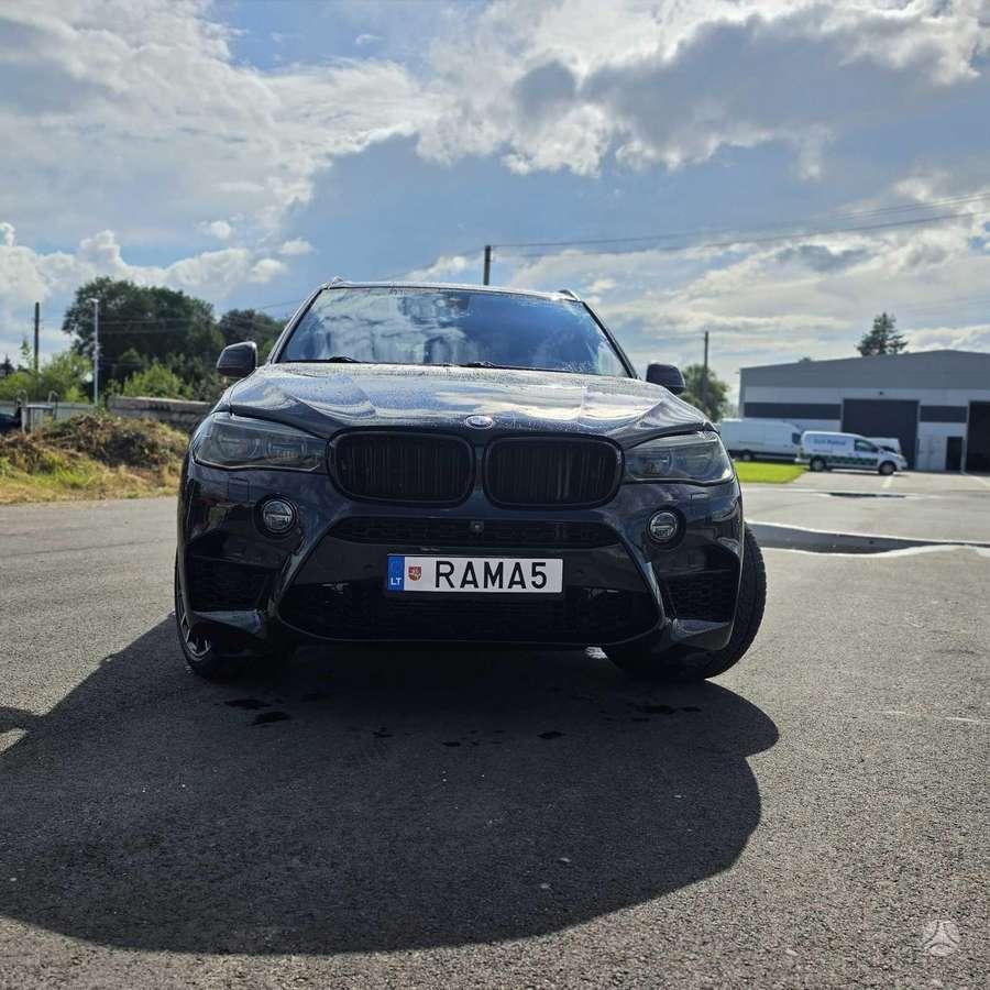 Black BMW X5 2016 in Kaunas, with an engine capacity of 3.00 L and mileage of 178 thousand km for 20500 €, photo 5 on AUTOMOTO.COM.LV