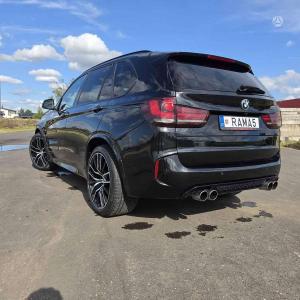 Black BMW X5 2016 in Kaunas, with an engine capacity of 3.00 L and mileage of 178 thousand km for 20500 €, photo 13 on AUTOMOTO.COM.LV