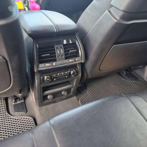 Black BMW X5 2016 in Kaunas, with an engine capacity of 3.00 L and mileage of 178 thousand km for 20500 €, photo 15 on AUTOMOTO.COM.LV