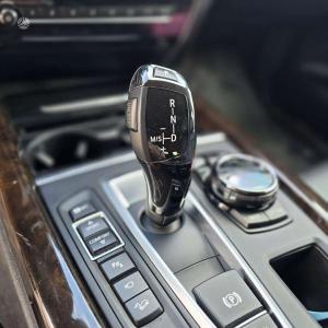 Black BMW X5 2016 in Kaunas, with an engine capacity of 3.00 L and mileage of 178 thousand km for 20500 €, photo 17 on AUTOMOTO.COM.LV