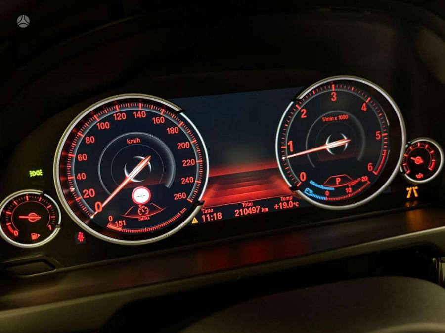 Melns BMW X5 2016 Marijampole, ar dzinēja tilpumu 2.99 L un nobraukumu 211 tūkst. km par 22750 €, foto 4 vietnē AUTOMOTO.COM.LV
