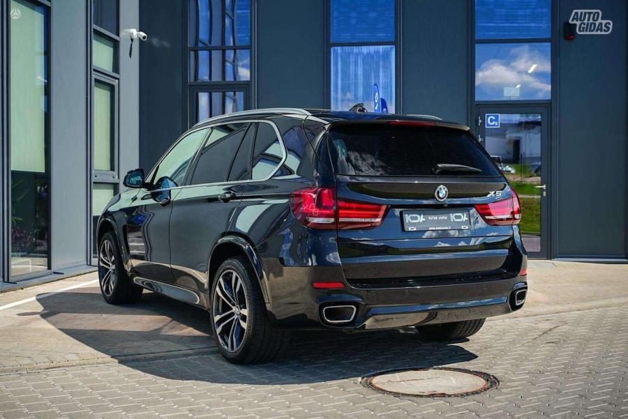Black BMW X5 2016 in Kaunas, with an engine capacity of 3.00 L and mileage of 325 thousand km for 19950 €, photo 10 on AUTOMOTO.COM.LV