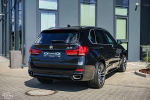 Black BMW X5 2016 in Kaunas, with an engine capacity of 3.00 L and mileage of 325 thousand km for 19950 €, photo 11 on AUTOMOTO.COM.LV
