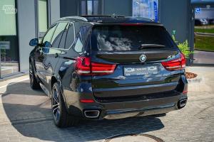 Black BMW X5 2016 in Kaunas, with an engine capacity of 3.00 L and mileage of 325 thousand km for 19950 €, photo 12 on AUTOMOTO.COM.LV