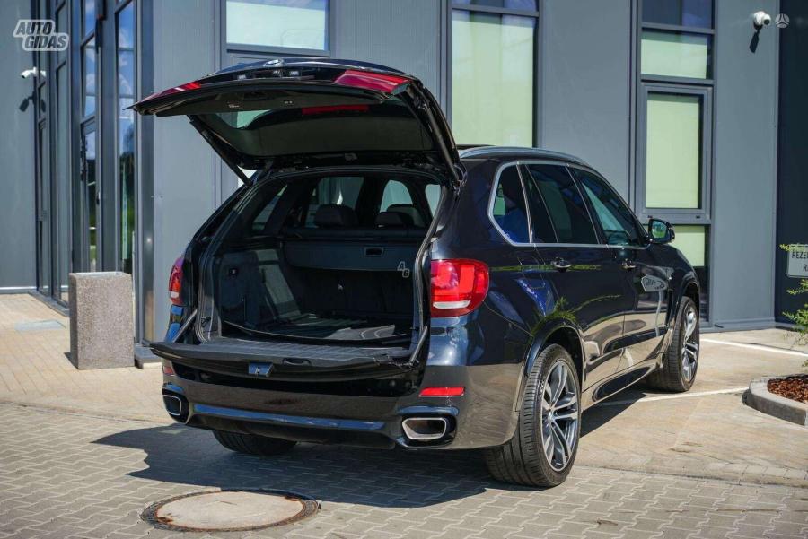 Black BMW X5 2016 in Kaunas, with an engine capacity of 3.00 L and mileage of 325 thousand km for 19950 €, photo 15 on AUTOMOTO.COM.LV