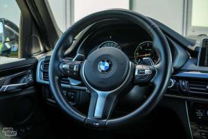 Black BMW X5 2016 in Kaunas, with an engine capacity of 3.00 L and mileage of 325 thousand km for 19950 €, photo 20 on AUTOMOTO.COM.LV