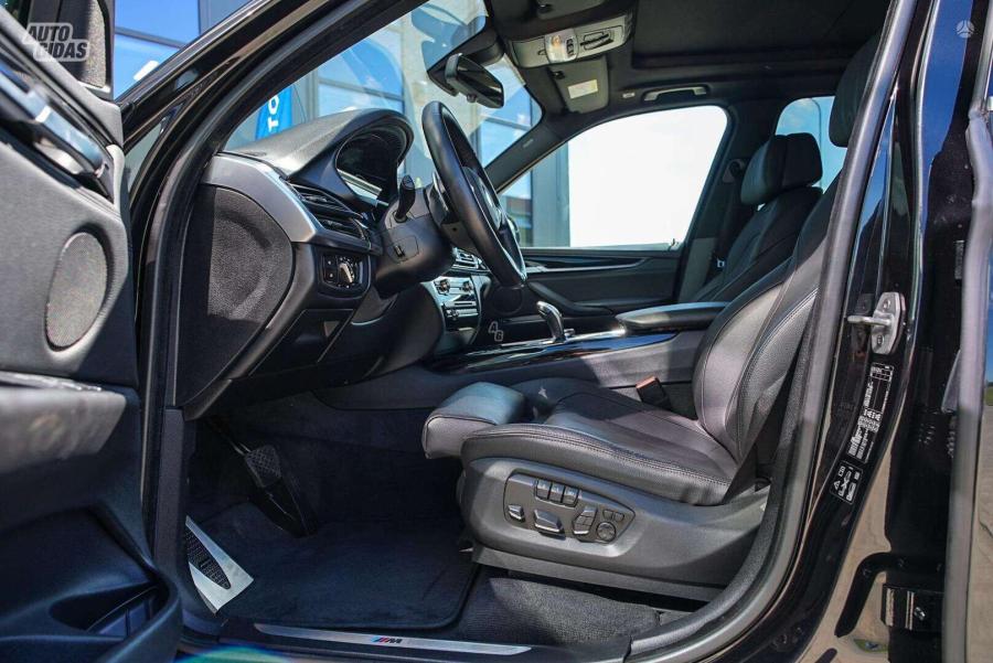 Black BMW X5 2016 in Kaunas, with an engine capacity of 3.00 L and mileage of 325 thousand km for 19950 €, photo 26 on AUTOMOTO.COM.LV