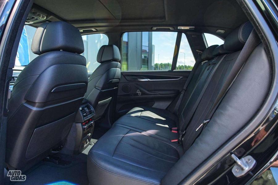 Black BMW X5 2016 in Kaunas, with an engine capacity of 3.00 L and mileage of 325 thousand km for 19950 €, photo 37 on AUTOMOTO.COM.LV