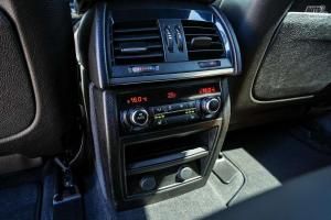 Black BMW X5 2016 in Kaunas, with an engine capacity of 3.00 L and mileage of 325 thousand km for 19950 €, photo 38 on AUTOMOTO.COM.LV